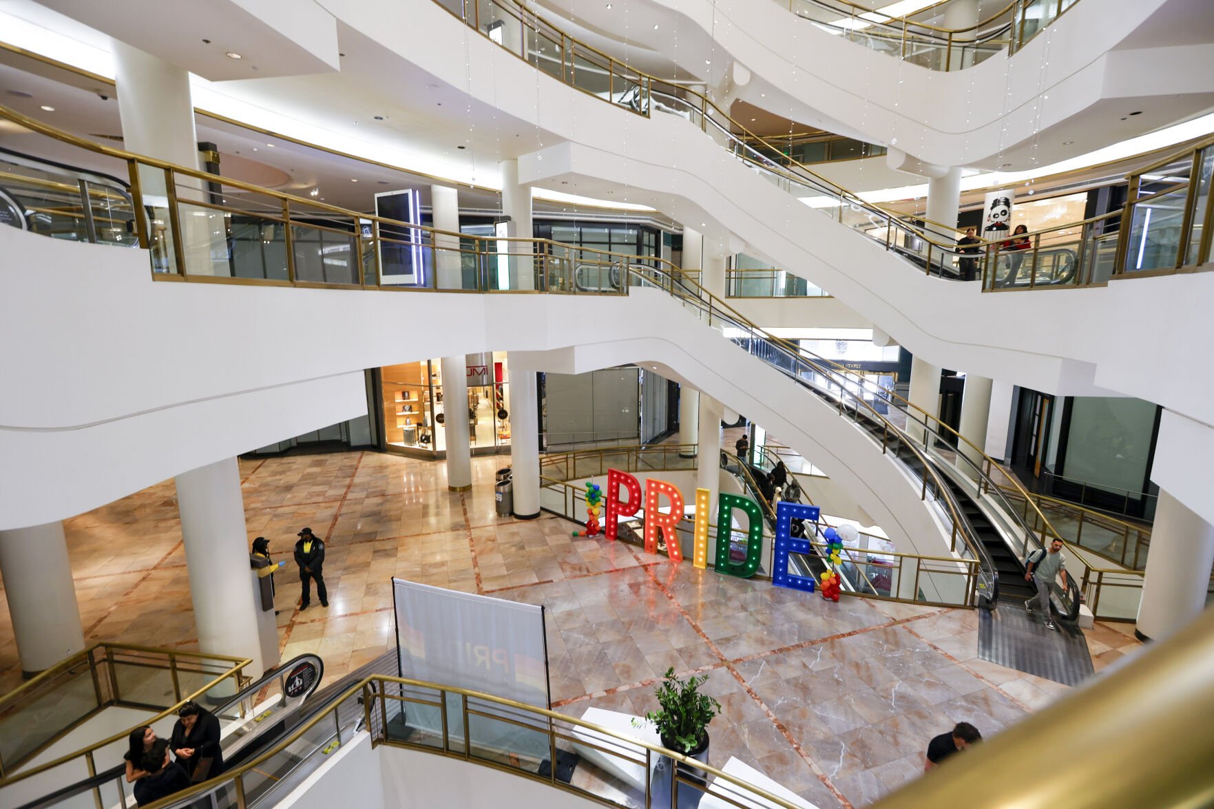 Zara among seven stores leaving San Francisco Centre mall | Business | sfexaminer.com