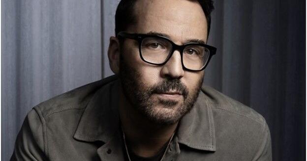 Behind the Scenes with Jeremy Piven: Exploring the Real-Life Persona ...