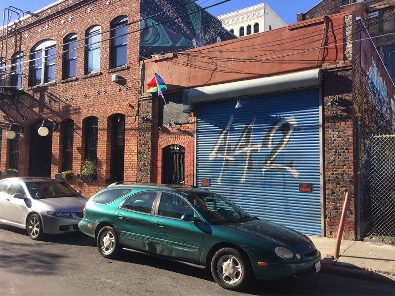 An Undercover Look Inside the World of HIV Bug Chasers and Gift Givers ...