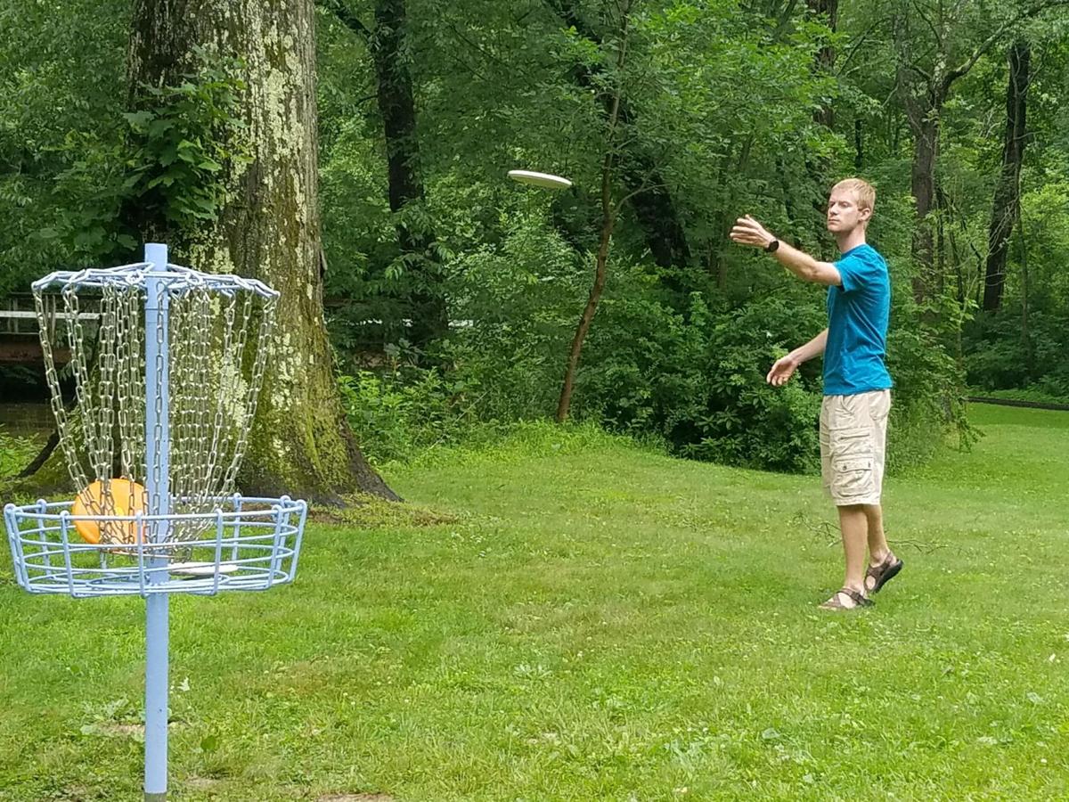 Disc golf opens at Riverside Park | News | sharonherald.com