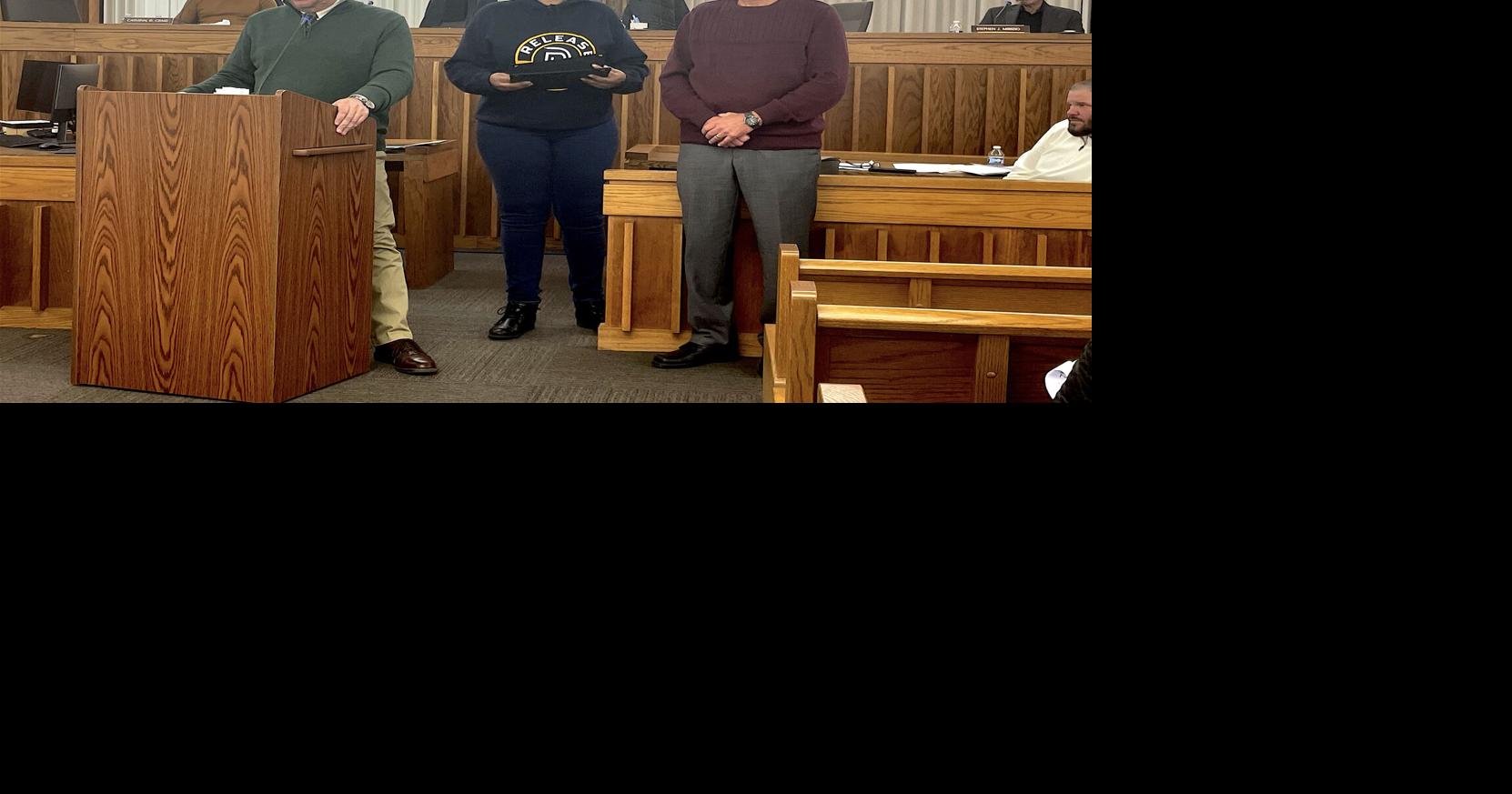 Farrell honors first responders who saved a life | News | sharonherald.com