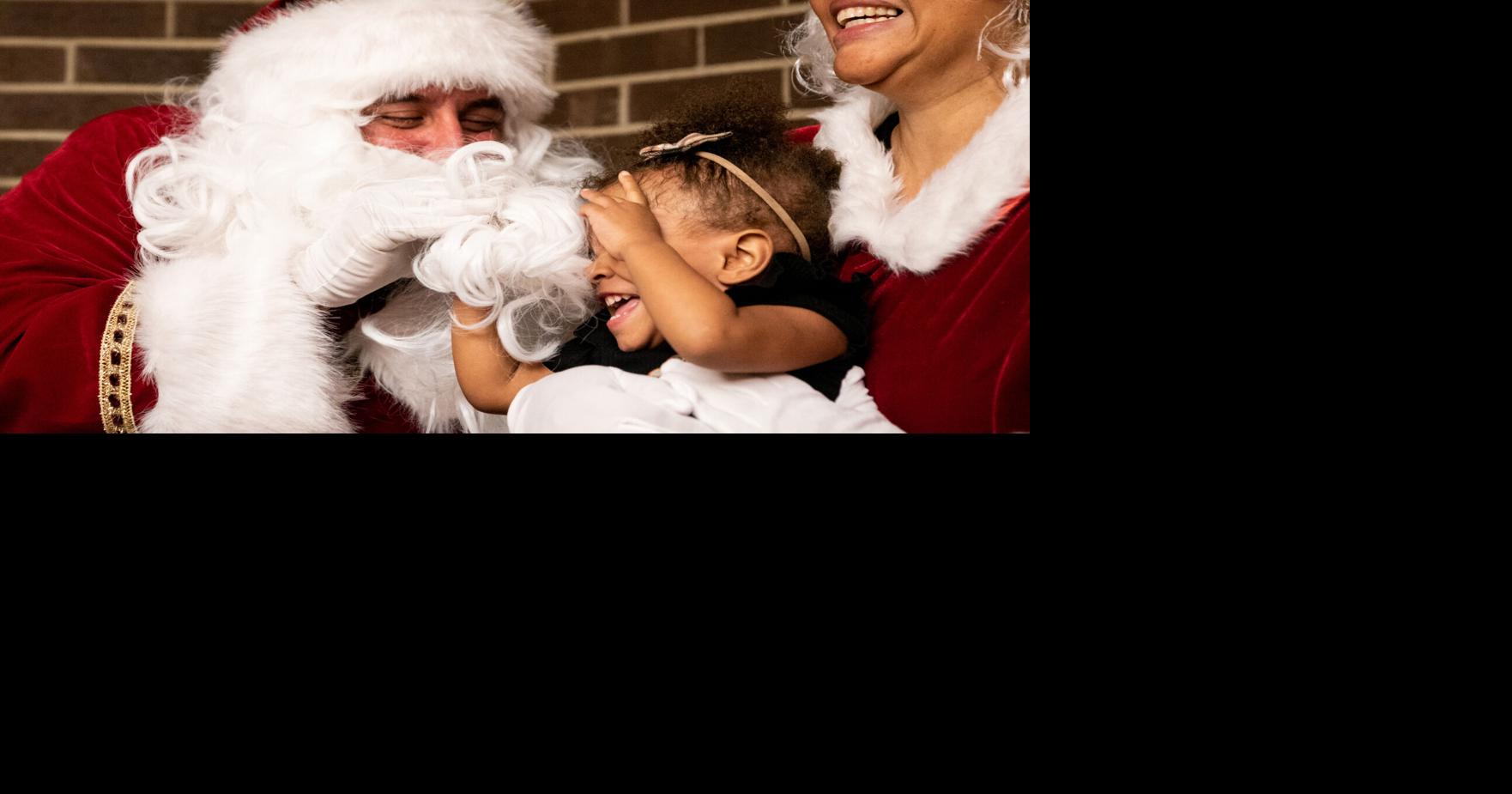 Santa makes landing in valley | News | sharonherald.com