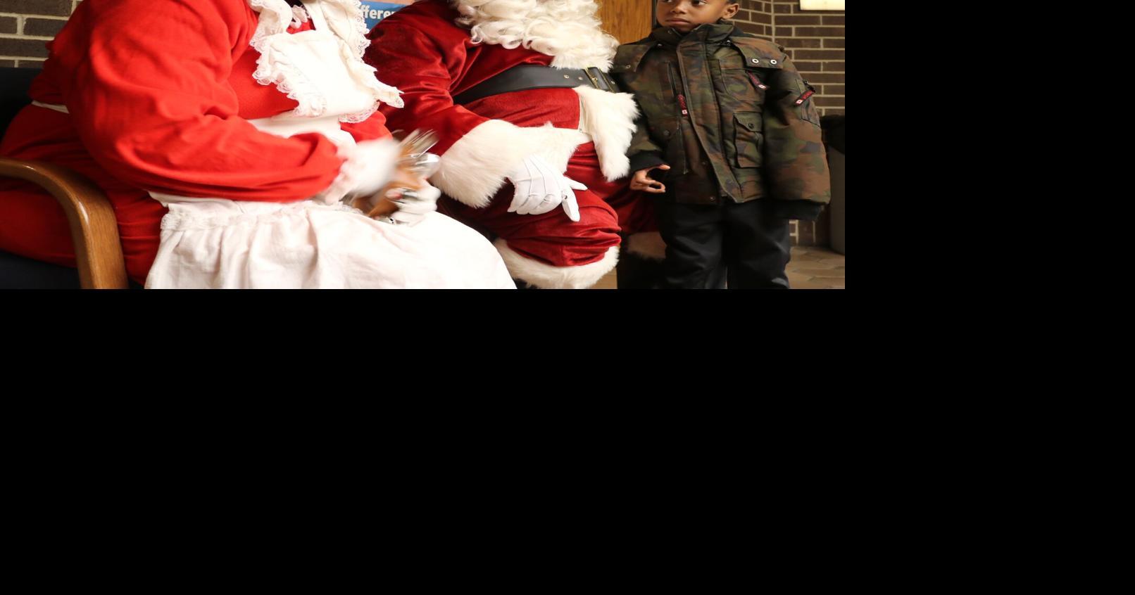 The Big Man brings cheer, joy in Farrell visit | News | sharonherald.com