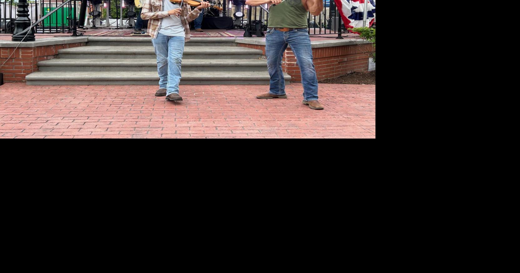 Higbee rocks the courthouse lawn | News | sharonherald.com