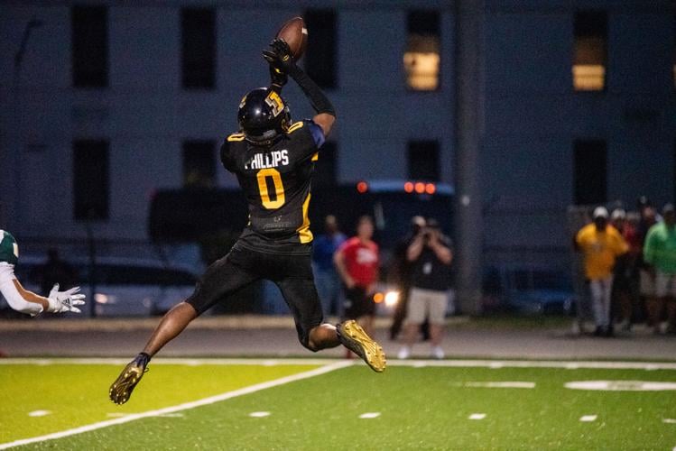 Farrell falls to Ursuline, opens Pegues Sports Complex | Endzone ...