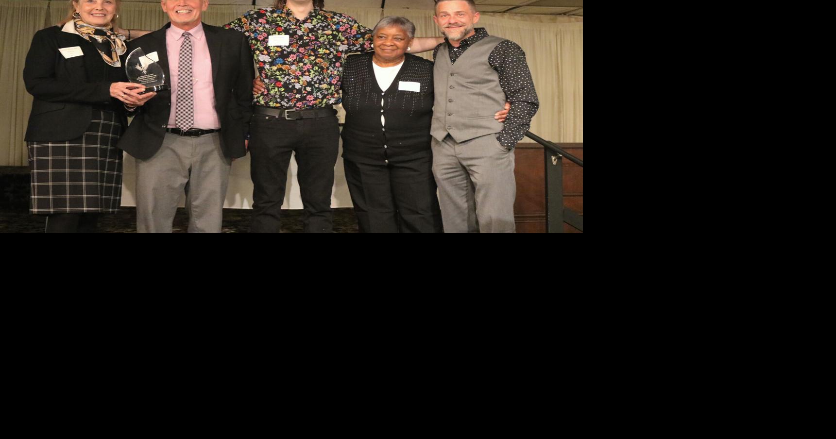SV Chamber shows growth and honors its own | News | sharonherald.com