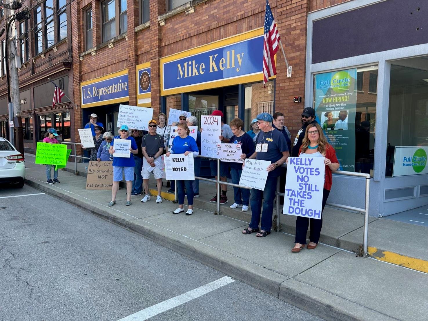 Dems protest at Kelly's Sharon office | News | sharonherald.com