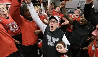 YSU ties game late, 2-point conversion pass fails in OT as Penguins ...