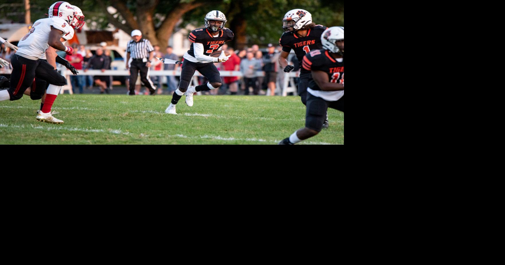Preview: Sharon vs. Hickory highlights weekend D-10 football playoffs ...