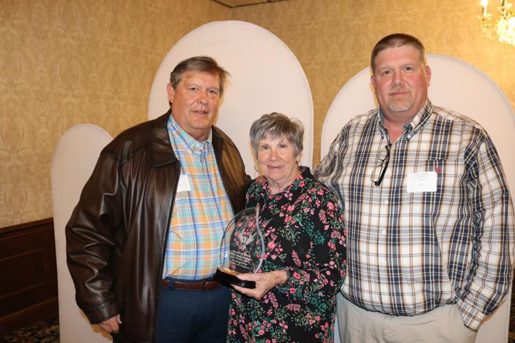 Shenango Valley Chamber of Commerce honors businesses | | sharonherald.com
