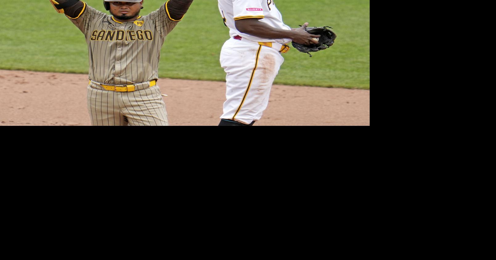 Arráez caps 3-run 9th with RBI double, Padres rally for 7-6 win and ...