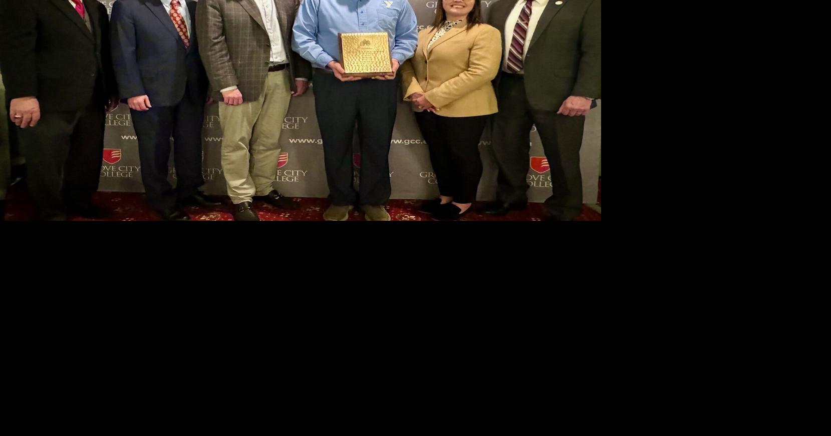 Grove City Chamber hosts annual dinner, presents service award ...