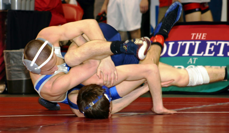 11 locals advance to quarterfinals at PIAA Class AA Wrestling ...