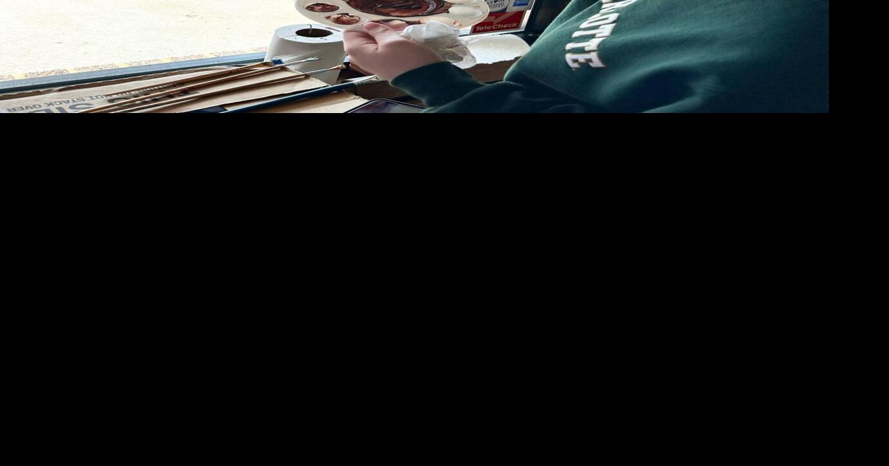 Big Spring artists paint Saylor’s windows | Vts Community News | shipnc.com