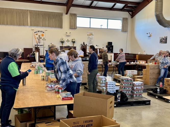 Big Spring Food Pantry shares bounty for Thanksgiving | Valley Times ...