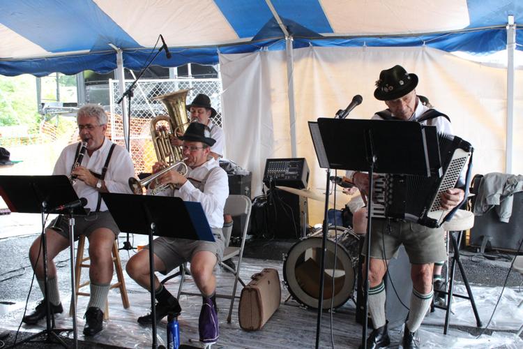Oktoberfest transforms area into German scene | Free Announcements ...