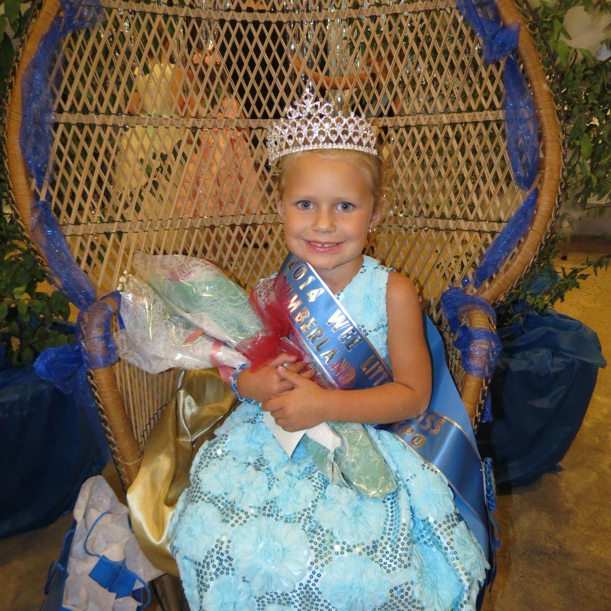 Royalty receive crowns during Little Miss pageant | Local News | shipnc.com