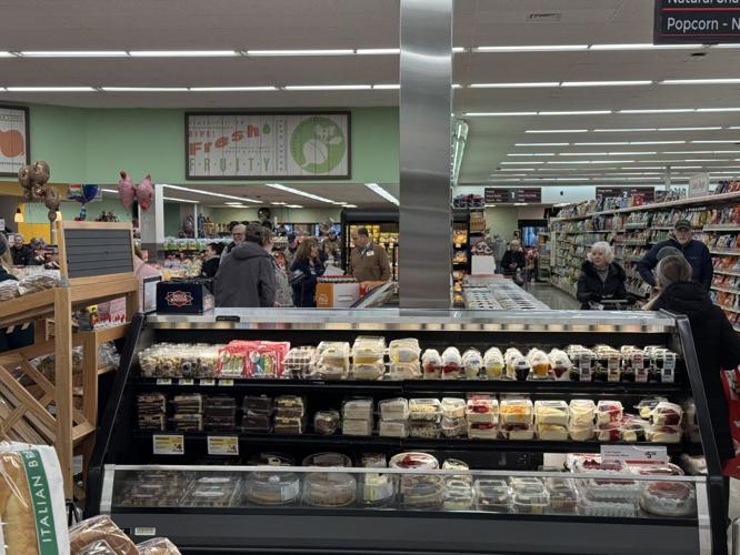 Weis Markets opens in Newville! | Valley Times Star | shipnc.com