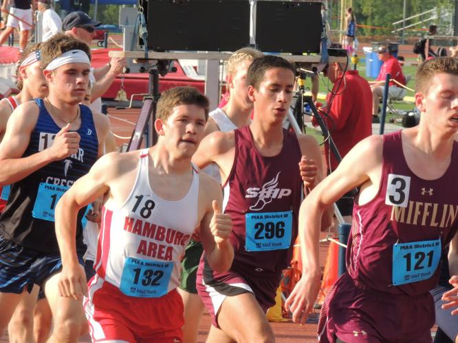 Hounds experience highs and lows at Districts 3 Championships | Local ...