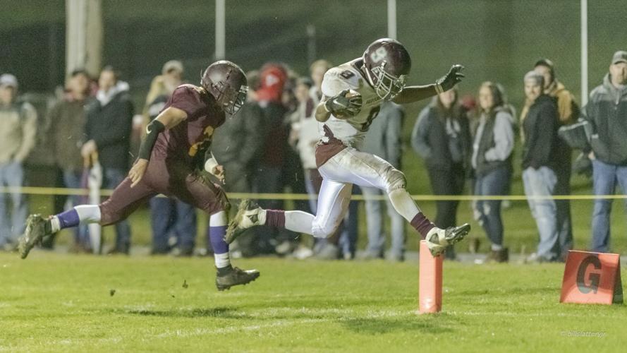 Houser rewrites Greyhound football record books in LBJ victory | Local ...