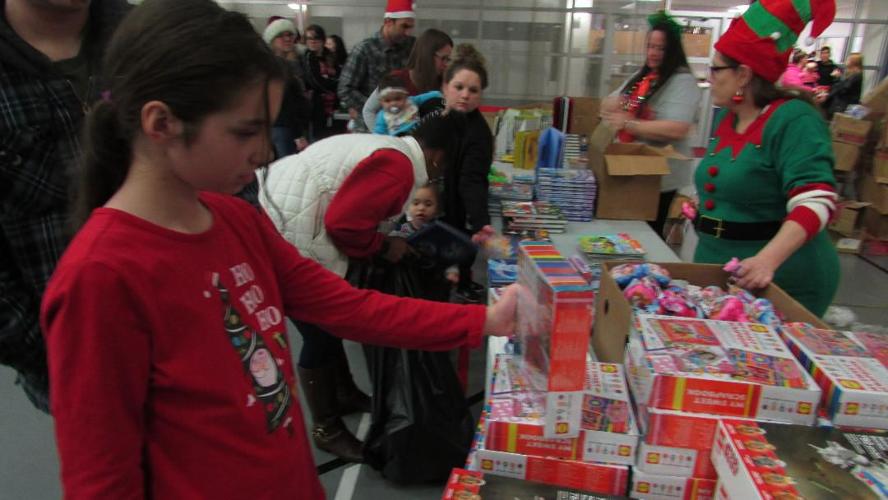 Community Christmas Party is group effort in spreading cheer | Local ...