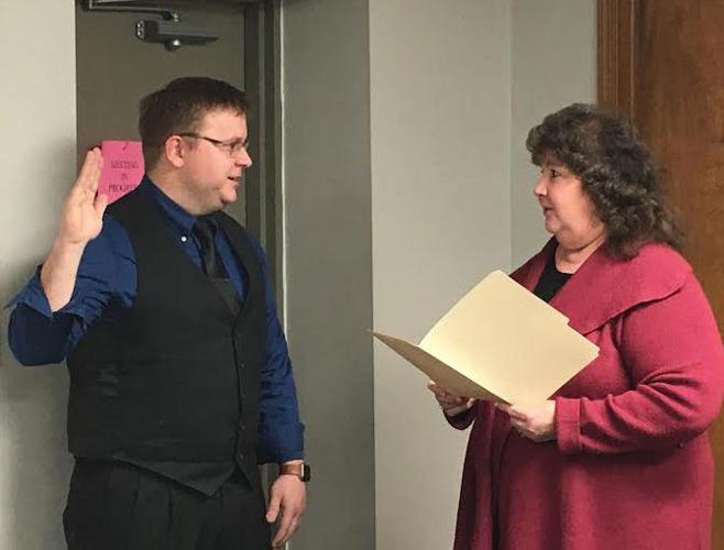 Council members are sworn in | Local News | shipnc.com