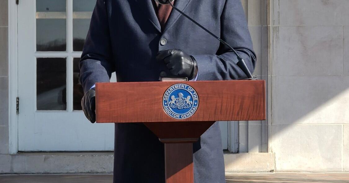 Timothy DeFoor makes history as he takes oath as Auditor General ...