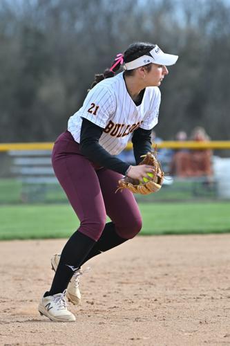 Bulldog Softball In Dominate Win | Valley Times Star | shipnc.com