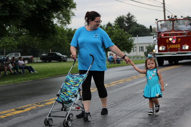 Walnut Bottom remembers all heroes during Memorial Day parade | Local ...