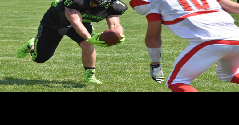 Hitmen sweat out playoff victory, 44-29 | Local Sports | shipnc.com