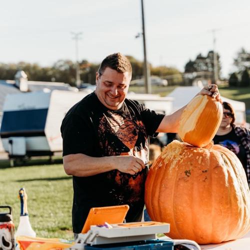 Danny Kissel carving his way to fame with pumpkins, and more! | Valley Times Star | shipnc.com