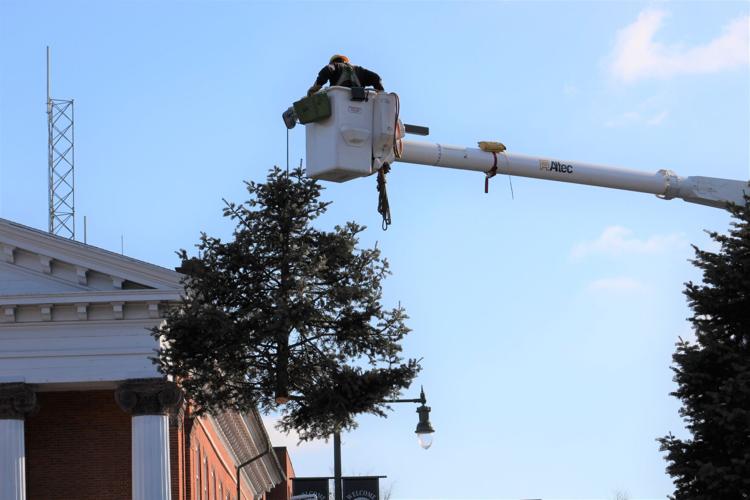 Chambersburg removes Downtown Christmas tree | Community News | shipnc.com