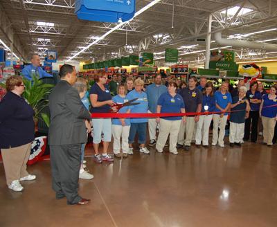Wal-Mart team celebrates remodel, hands out charitable money | News ...