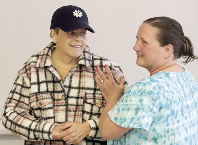 Choosing hope over cancer; O.J. community rallies behind teacher’s wife ...