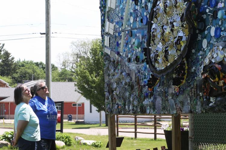 Students create mural bringing awareness to endangered turtle species ...