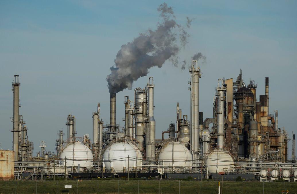 Key structure of old Shell refinery in Louisiana demolished | News ...