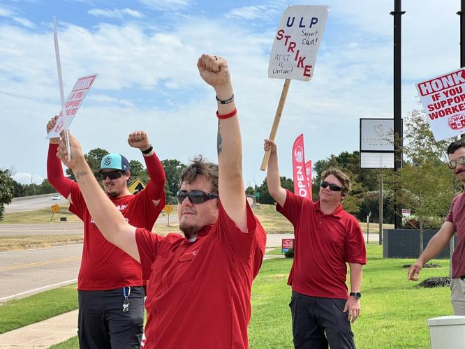 CWA union workers strike AT&T, picket at Shreveport sites | Business ...