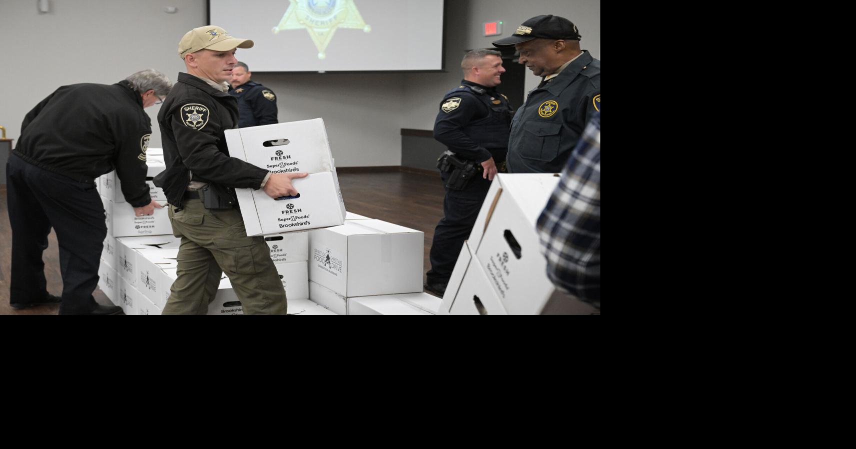 Bossier Sheriff's Office delivers Christmas toys, food | News ...
