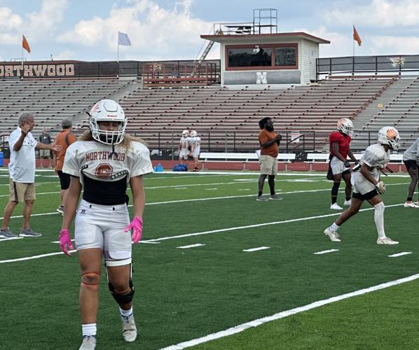 Wide receiver Hannah Mouton will play football at Northwood | High ...