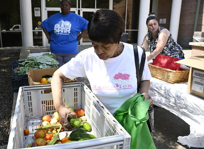 Shreveport Green Mobile Market sells fresh produce at SPAR | Food ...