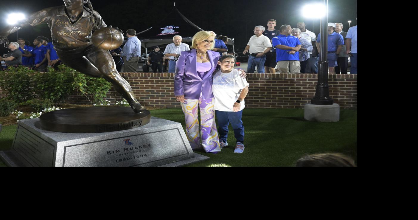Photos La Tech Unveils Statue Of Kim Mulkey Photos