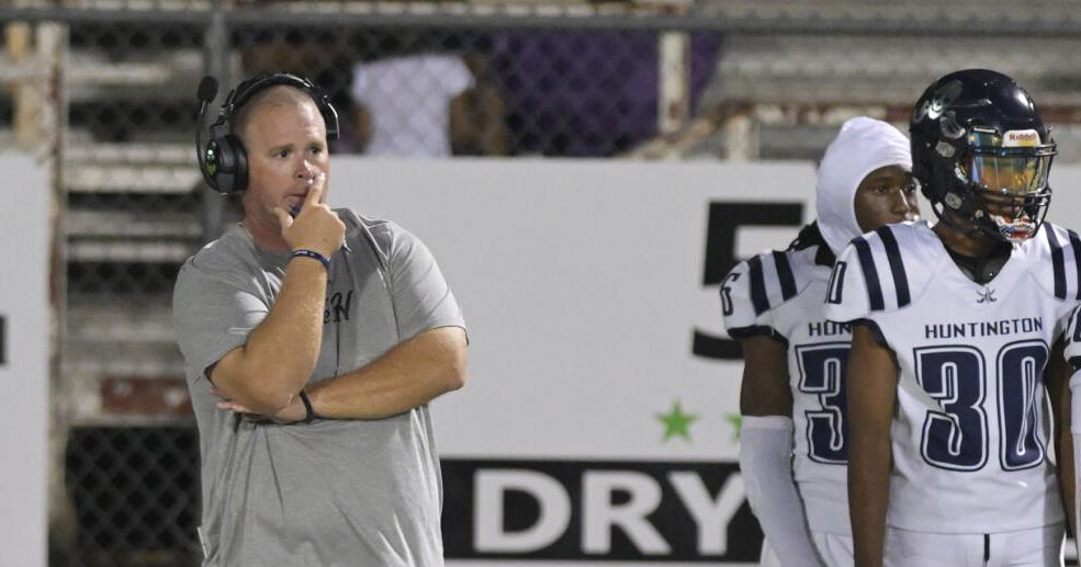 New Benton football coach Stephen Dennis has emotional debut | High ...