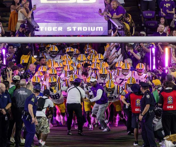 Sifting through sleigh full of LSU football news this week | LSU ...