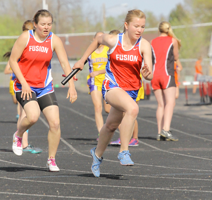 Athletes shine at divisional meet | Sports | sidneyherald.com
