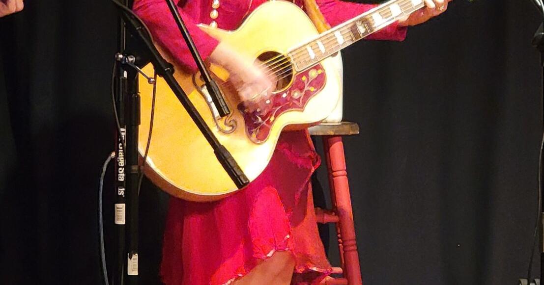 Singer-songwriter Rebecca Folsom plays from the heart | Local News ...