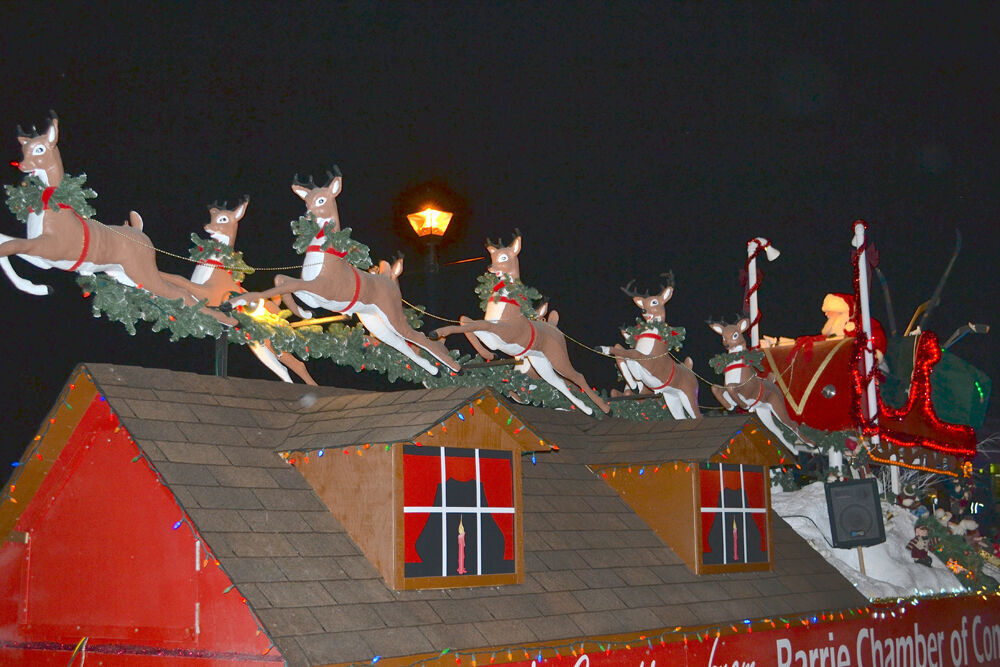 Top 5 spots to catch Barrie Santa Claus Parade