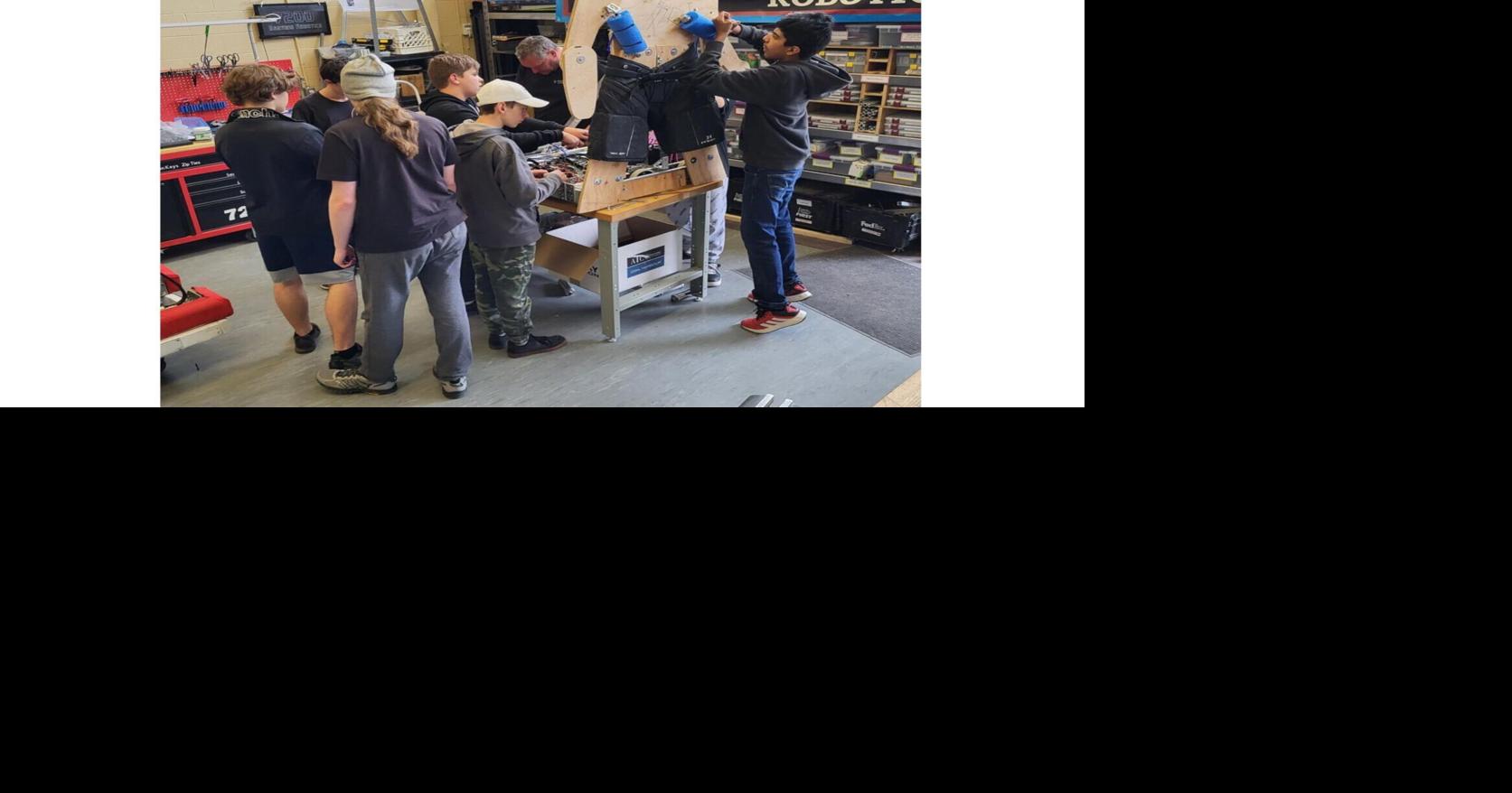 'It makes its own saves': Robot goalie built by Alliston high school ...