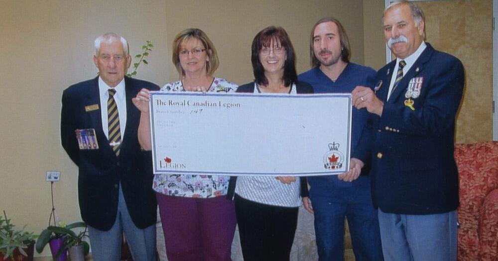 Barrie Legion gives to Hospice Simcoe