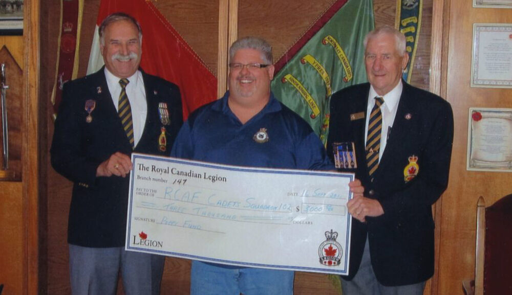 Barrie Legion gives to air cadets