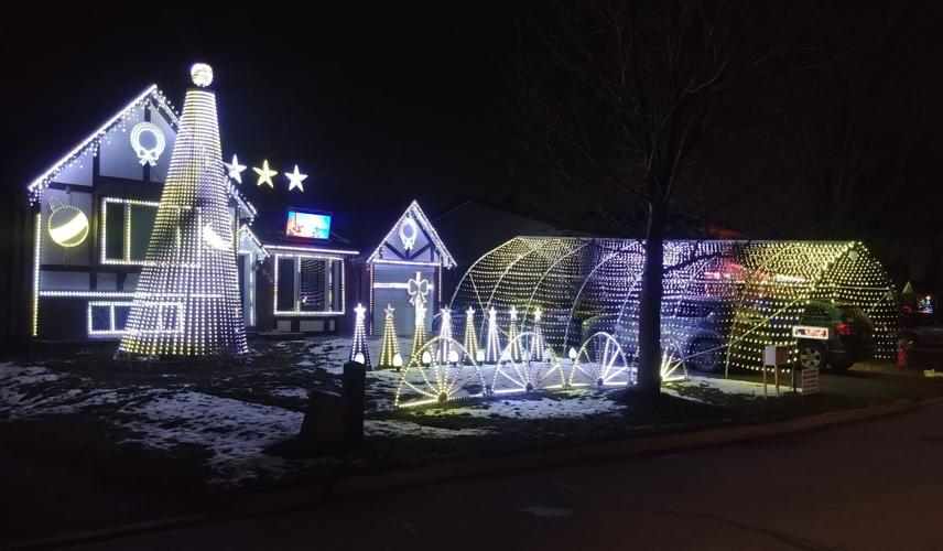 These 21 holiday light displays are spreading festive cheer in Ontario ...